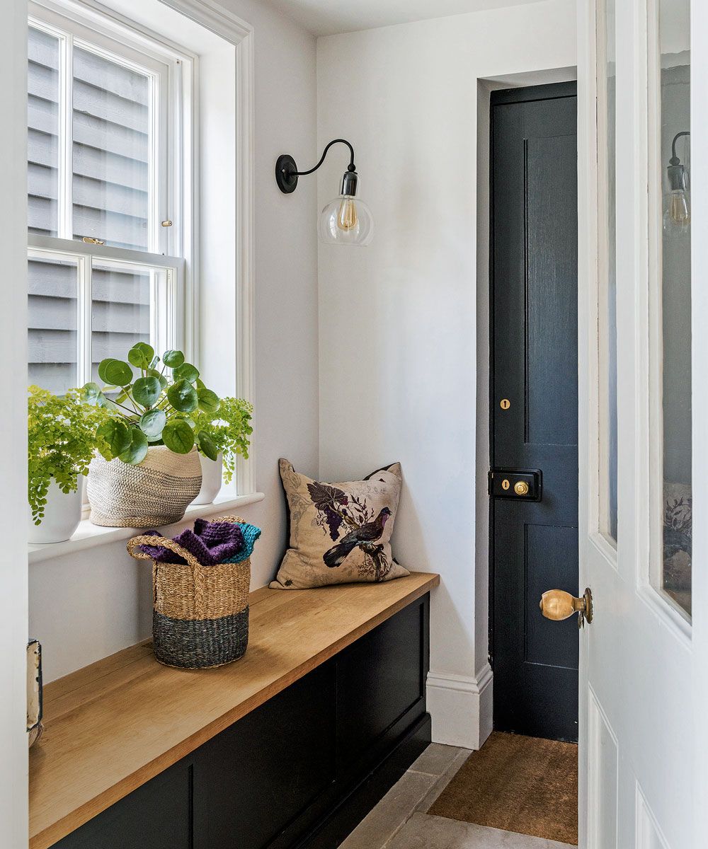 Storage solutions for small spaces: 24 ideas to store more in limited ...