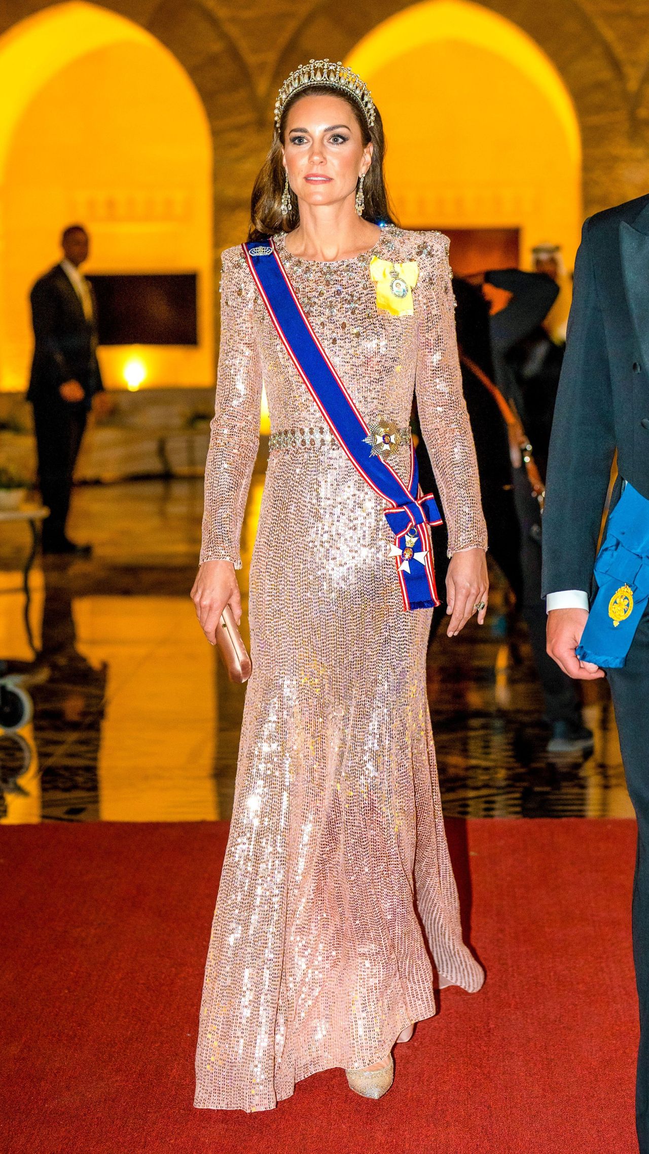 Kate Middleton glistens in pink sequinned gown by Jenny Packham | Woman ...