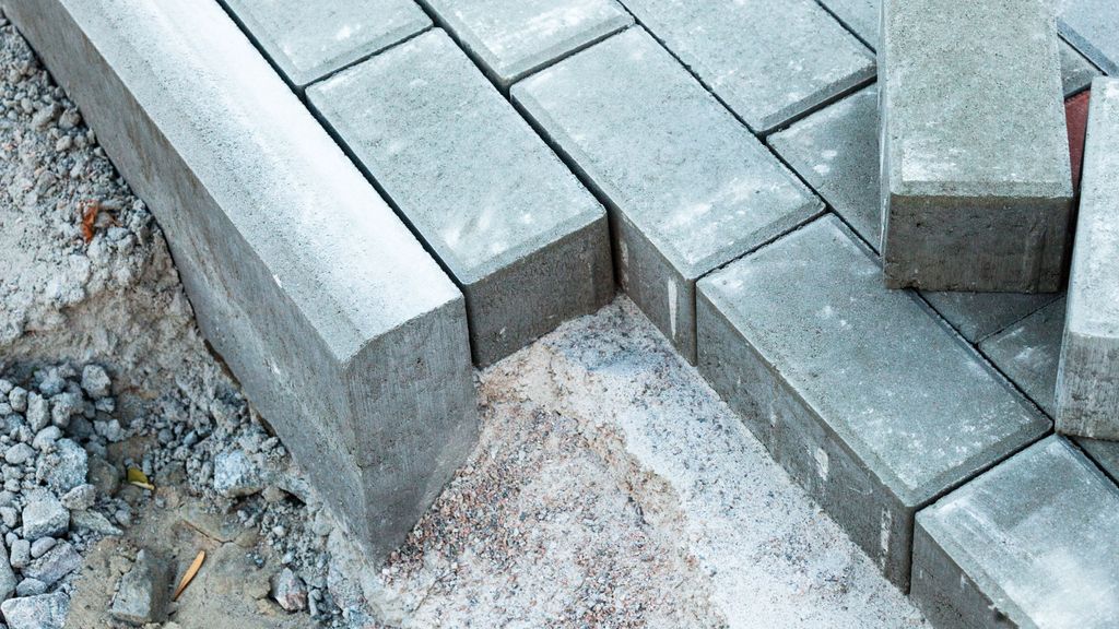 How to lay block paving: A step-by-step guide with pictures | Homebuilding