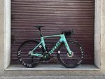 Jake Stewart's insane Factor prototype bike: Up close and personal with ...