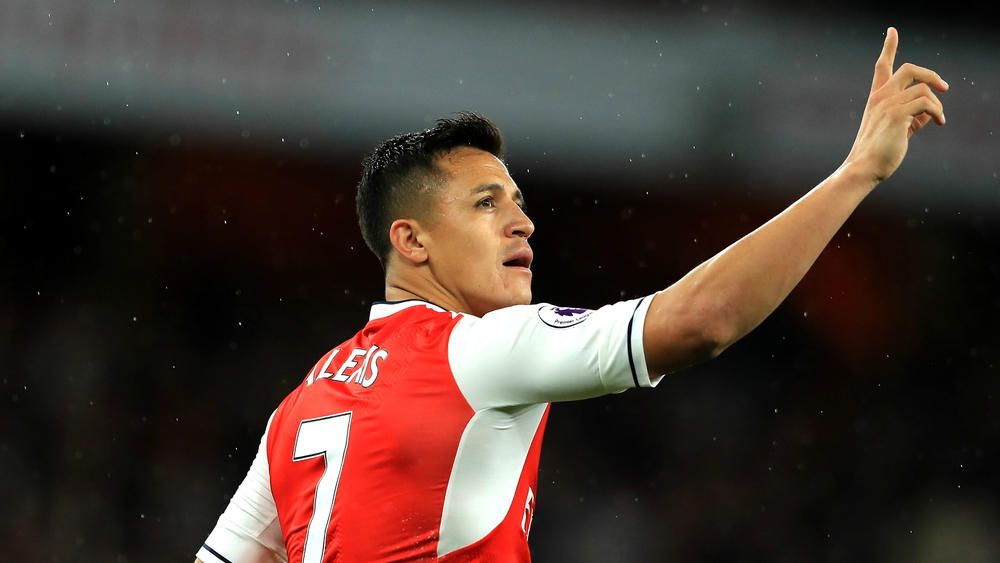 Arsenal 2 Sunderland 0: Sanchez keeps top-four hopes alive | FourFourTwo