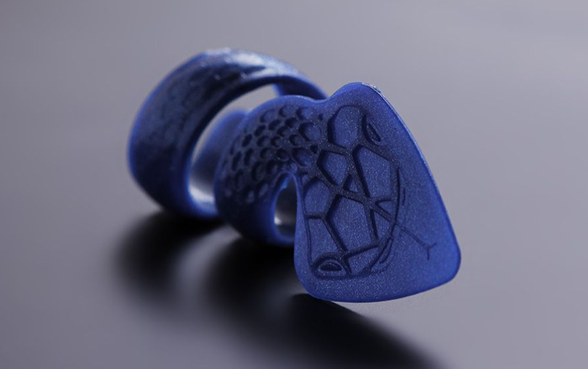 SnakePicks: Guitar Picks with Bite — Demo Video | Guitar World