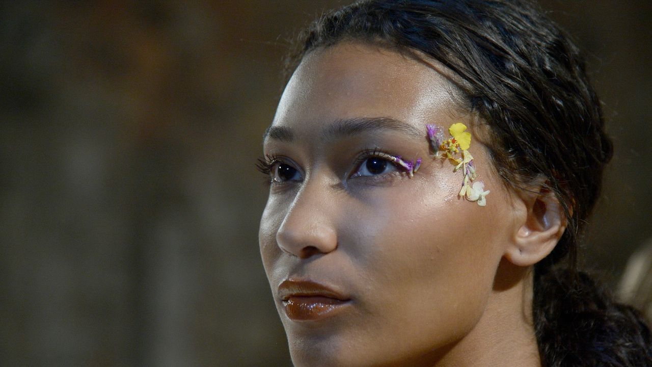Face Flowers Trend Fashion Week - How to Wear Flowers as Makeup | Marie ...