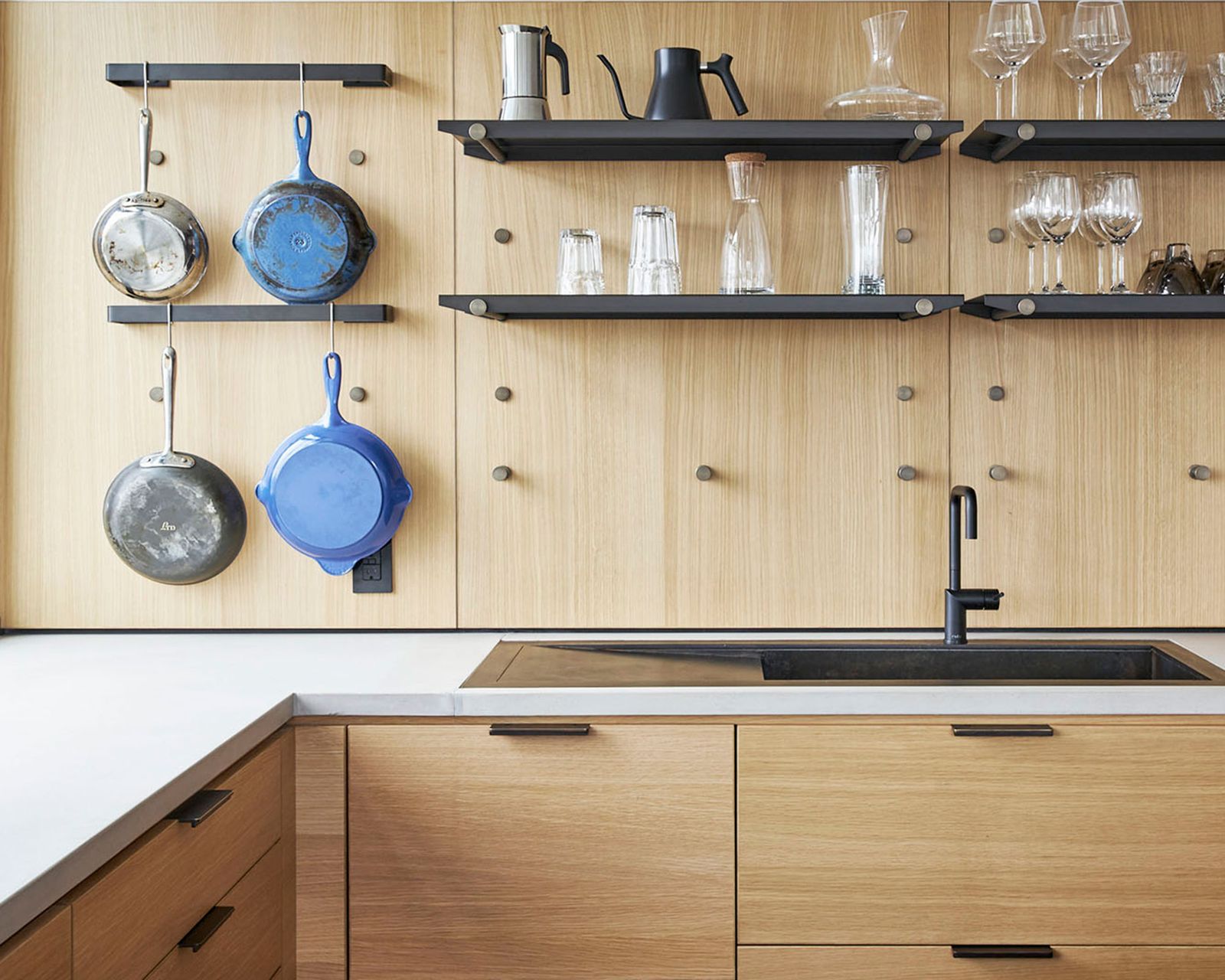 Kitchens without backsplashes: 6 beautiful alternatives | Homes and Gardens