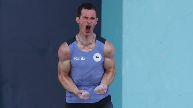 He's widely regarded as the world's greatest rock climber – but exactly ...