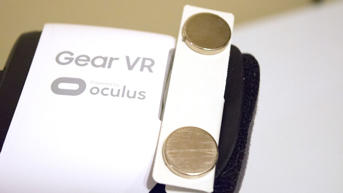 Hands Free Headgear Releases Gear VR Head Strap Upgrade Kit | Tom's ...