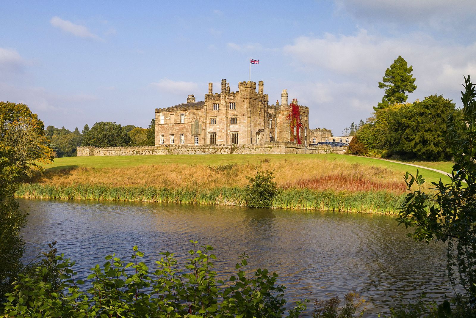 A £21 million castle that's come up for sale for the first time in 700 ...