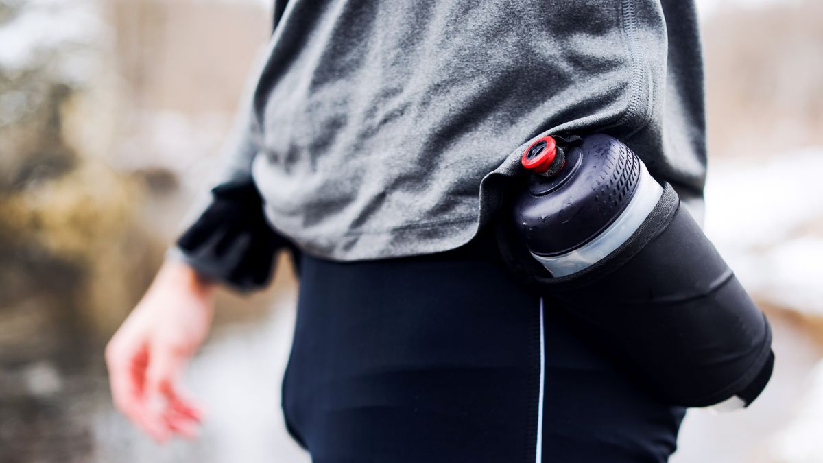 How to carry water while running – and when do you need to? | Advnture