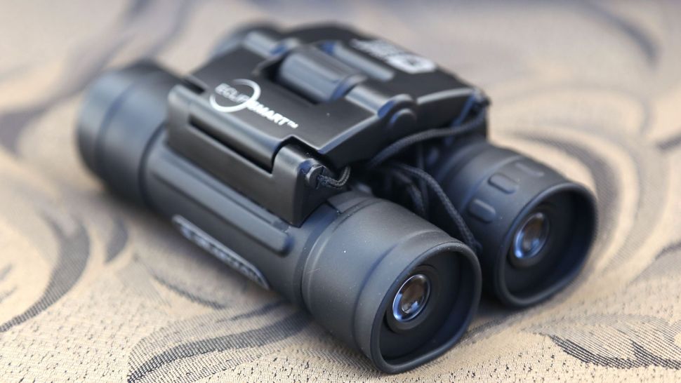 Celestron EclipSmart 10x25mm roof solar binoculars review | Space
