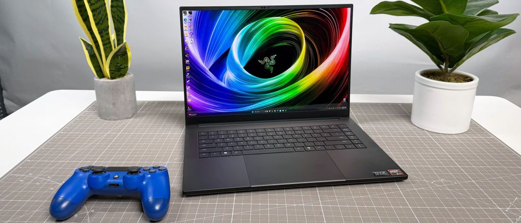 Razer Blade 16 (2025) review: A laptop this thin shouldn’t be this ...