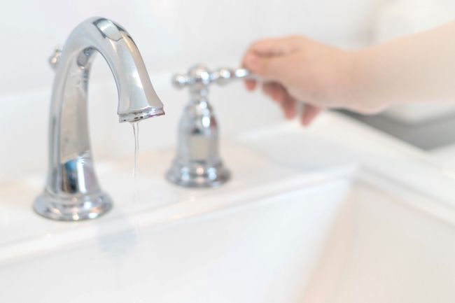 How to Fix a Dripping Tap: Mixers, Pillar Taps and Leaky Spindles ...