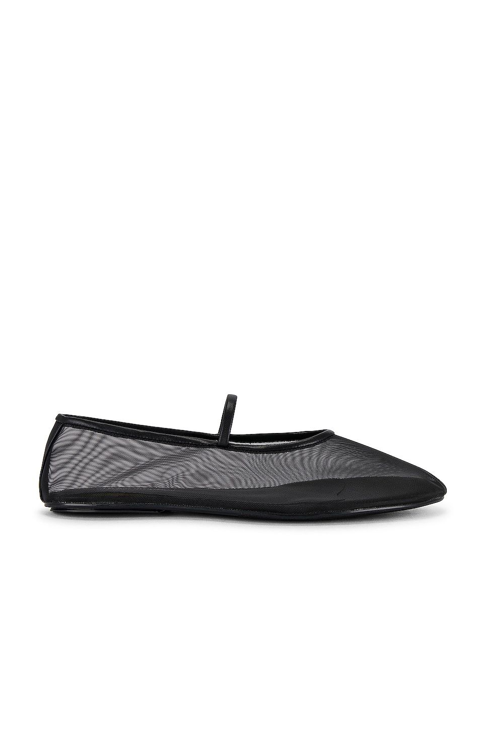 9 Effortless Ballet Flats Outfits To Copy This Fall | Marie Claire