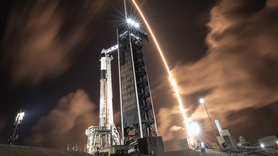 SpaceX launches back-to-back Falcon 9 rockets within 65 minutes and ...