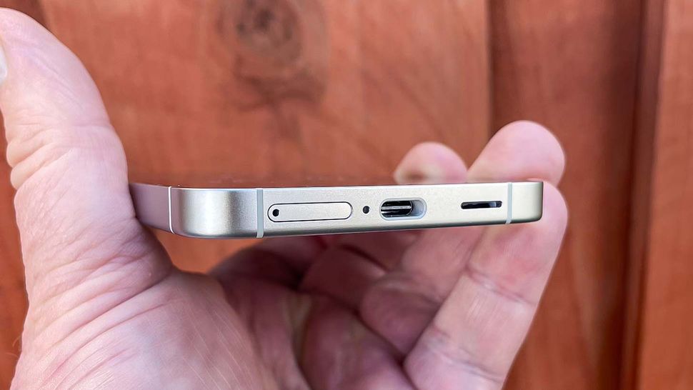 I review phones for a living — and the Galaxy S24 is the first truly ...