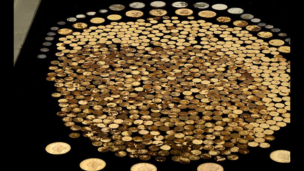 Kentucky Man Finds Over 700 Civil War era Coins Buried In His Cornfield