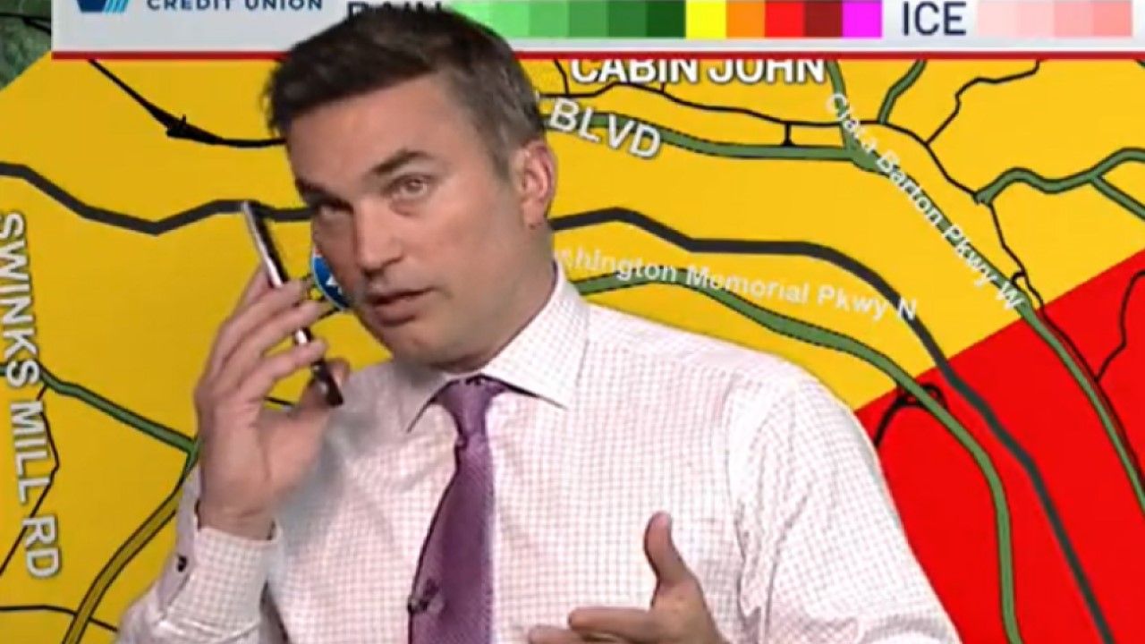 See The Viral Moment A Meteorologist Called His Kid Live On The Air To ...