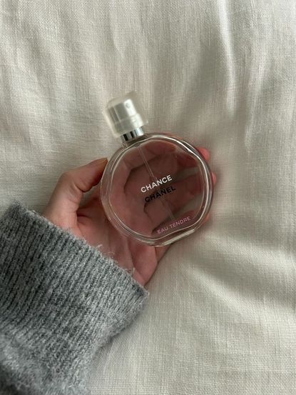8 Delicate Perfumes That Smell Subtle Yet Chic | Who What Wear