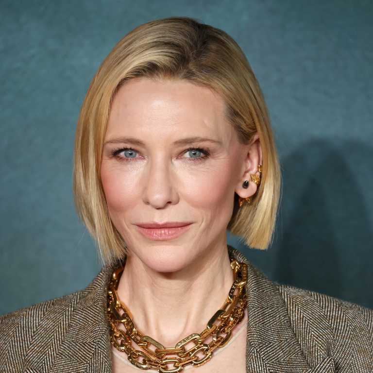 22 Famous Ladies Who Look Great with a Buzz Cut - These Female ...