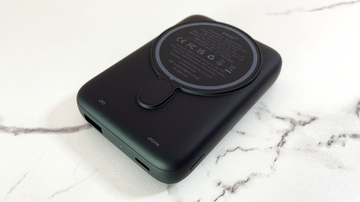 Iniu B43 MagSafe 10000mAh Compact Power Bank review: it's cute, but ...