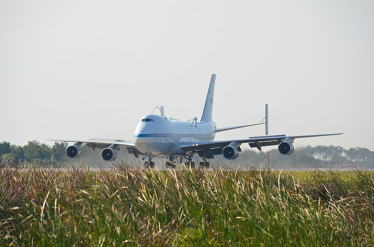 NASA Jumbo Jet Arrives to Ferry Shuttle Discovery to Smithsonian | Space