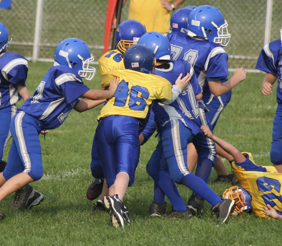 Study suggests youth football compounds brain-damage risks | The Week