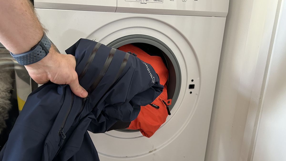 How to waterproof a jacket: rejuvenate your hardshell | Advnture