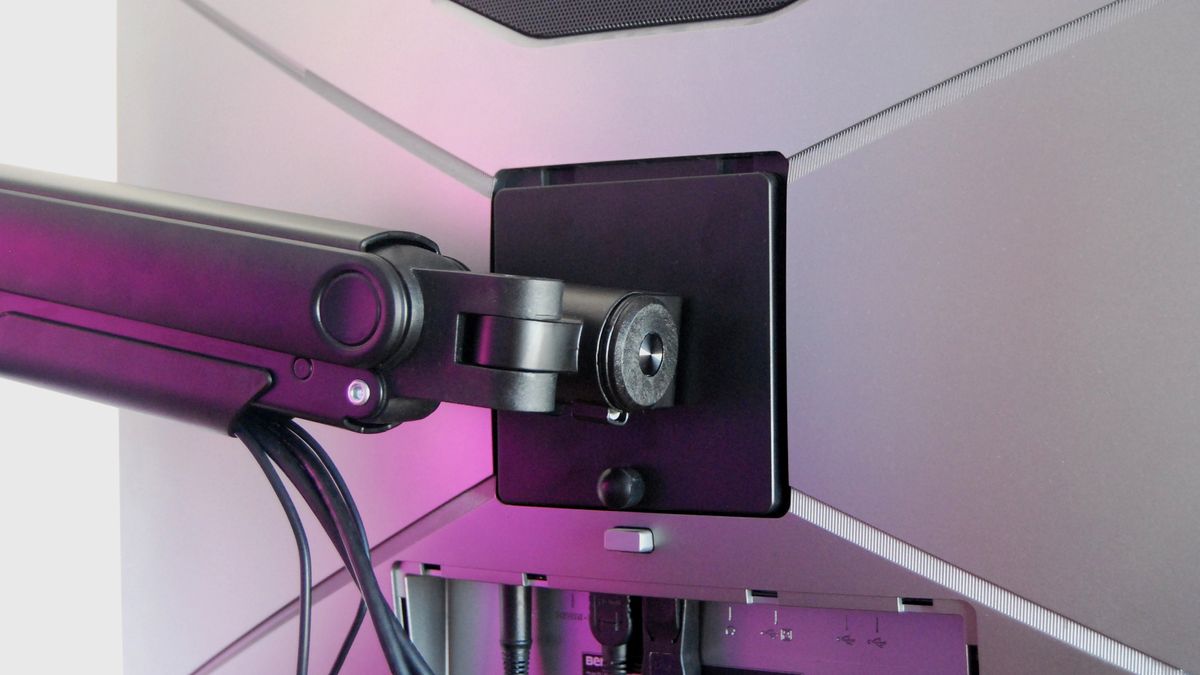MSI MAG MT201D monitor mount review | Windows Central