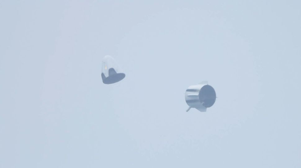 SpaceX Tests 'Revolutionary' Dragon Launch Escape System to Save ...