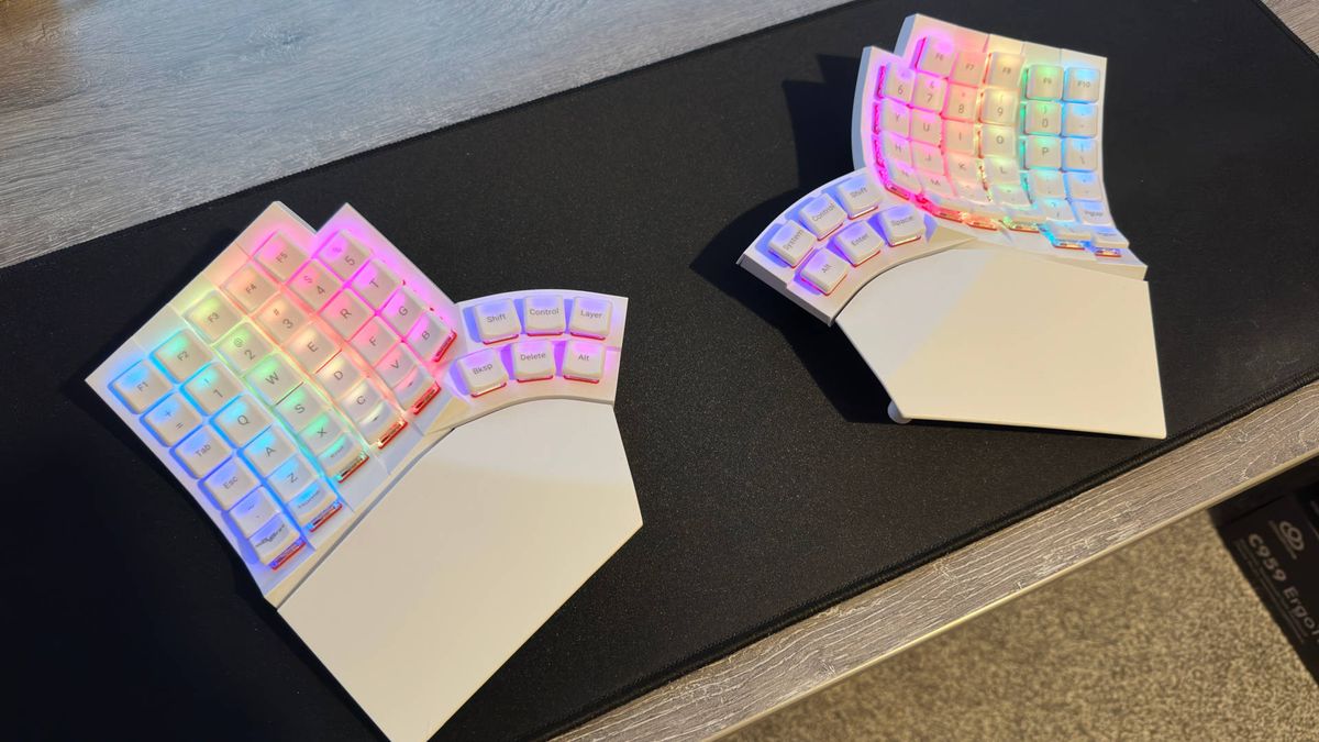 MoErgo Glove80 review | PC Gamer