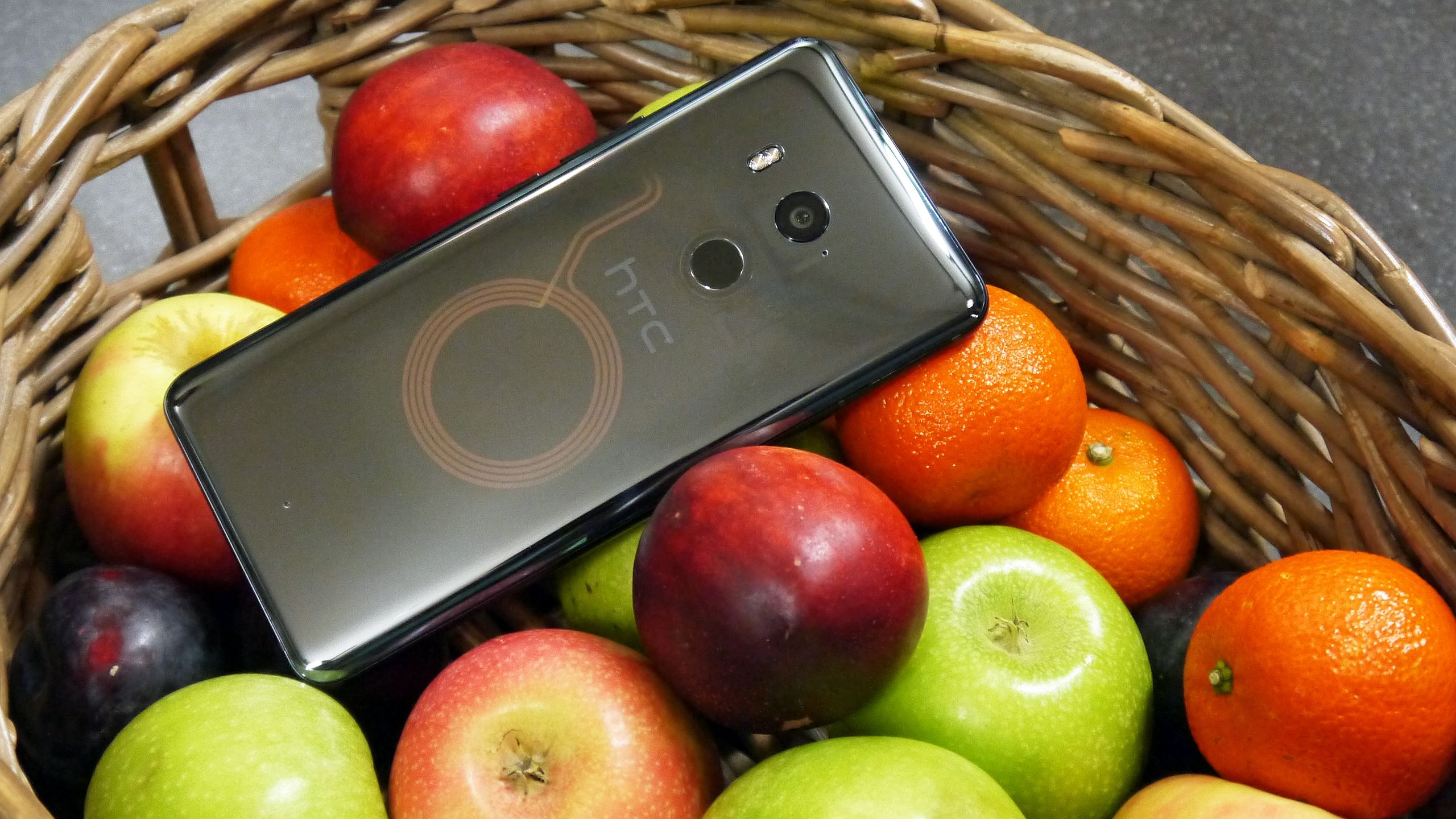 HTC U12 images give us a clear look at the possible design | TechRadar