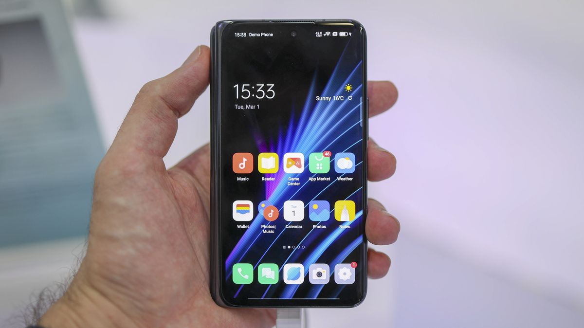 Oppo Find N hands-on review | Digital Camera World