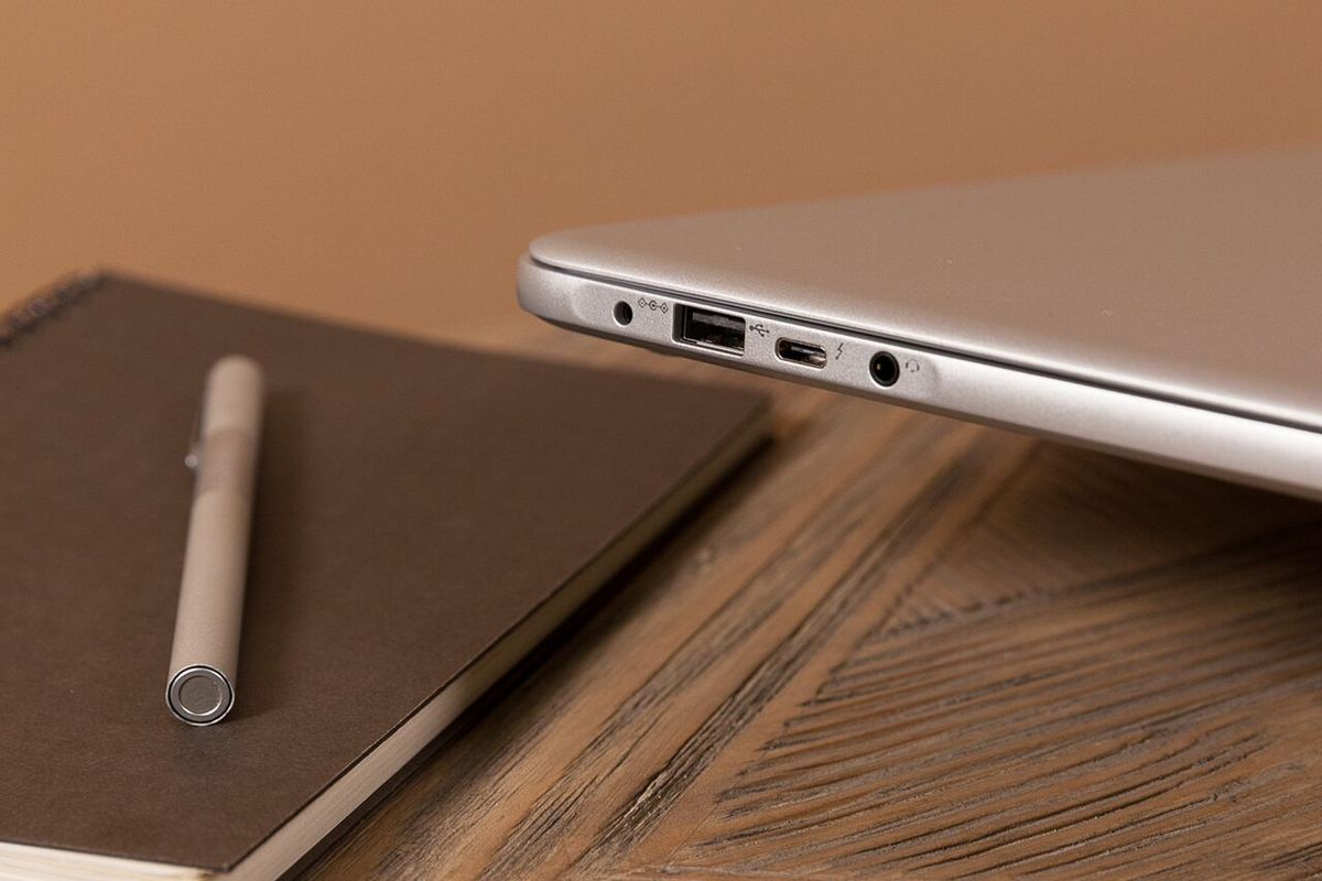 Samsung Notebook 9 (15-inch) Review: Big Screen, Feather-Light Body ...