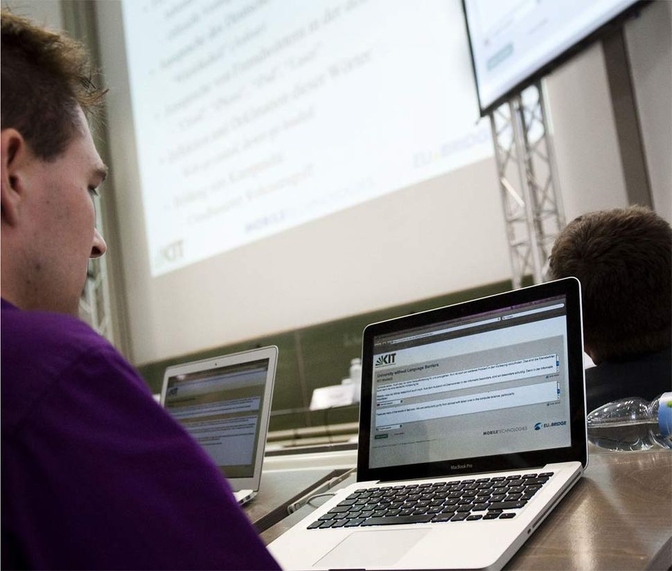 First Automatic Translator Debuts for Foreign Students | Live Science