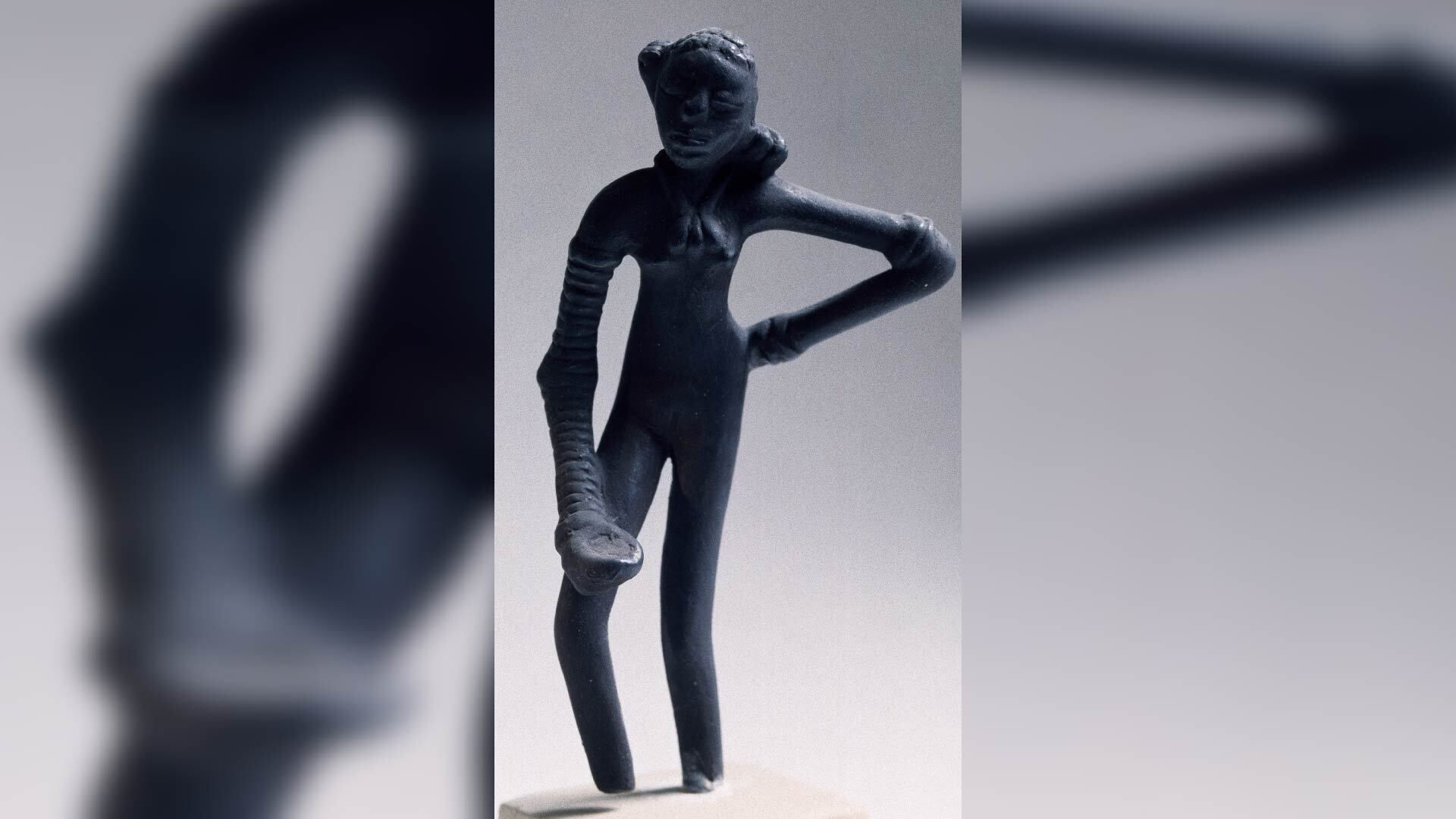 Dancing Girl: A pint-size statue from the Indus Valley Civilization ...