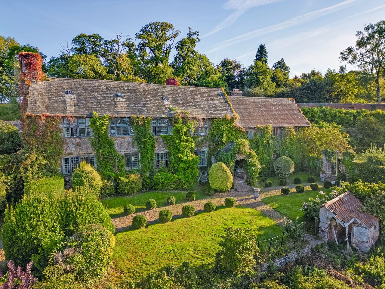 Murder, intrigue and 'the magic of a bygone era' at this eight-bedroom ...