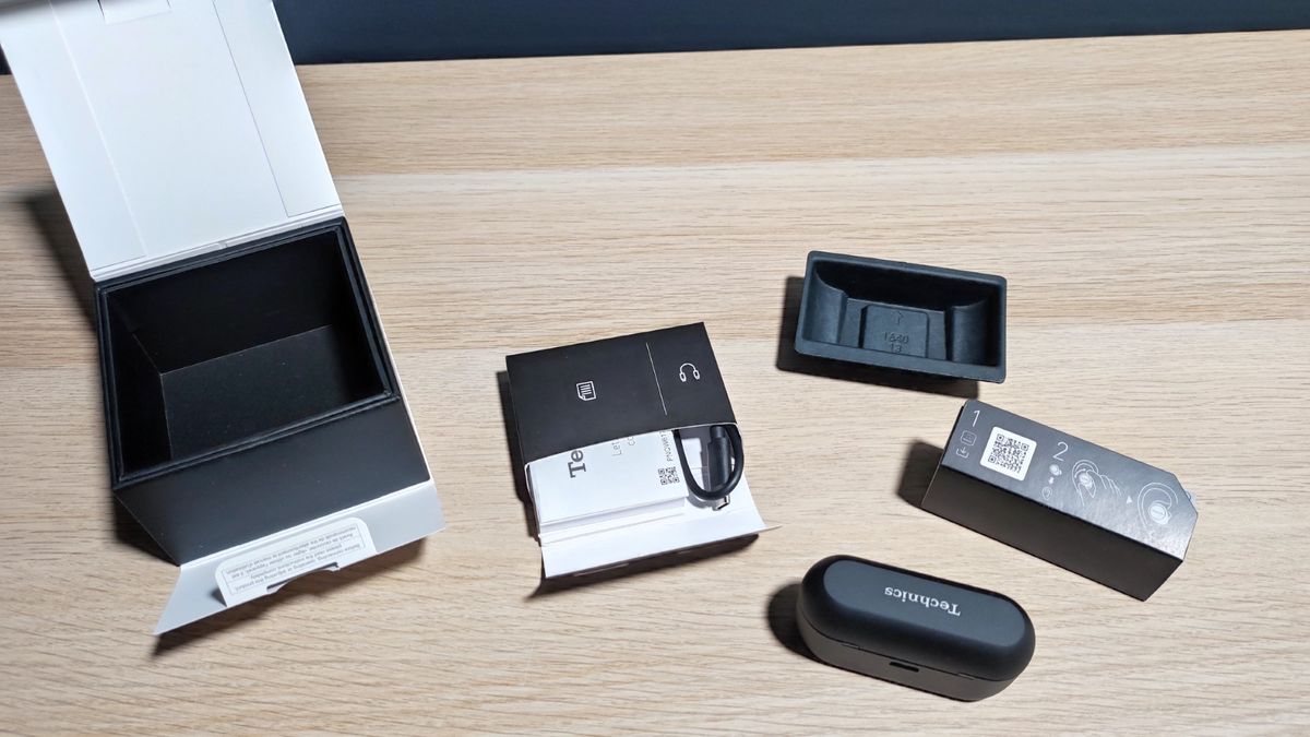 Recensione Technics AZ60M2 | TechRadar