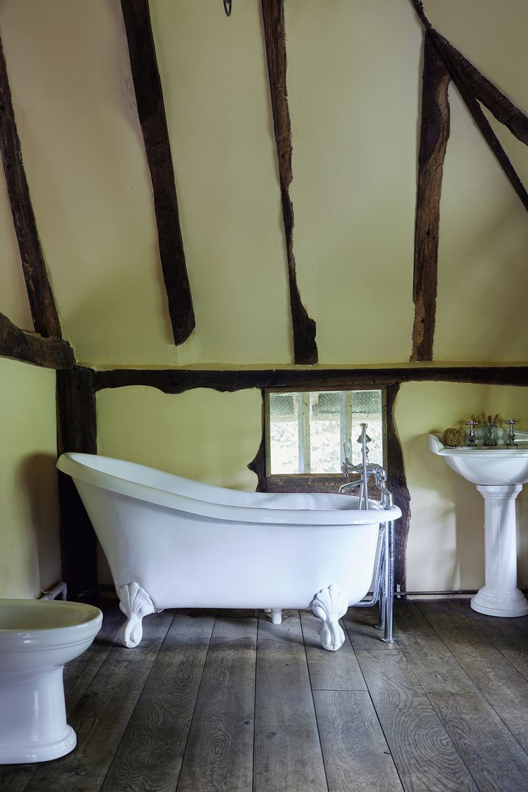 This 16th-century English cottage is beautifully restored | Homes and ...