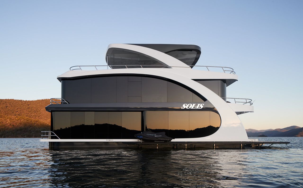 The Solis Houseboat floats on Australia’s Lake Eildon | Wallpaper*