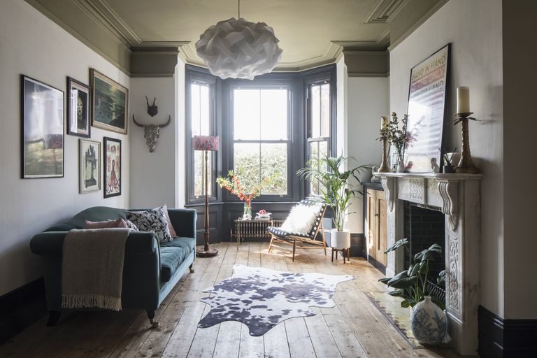 Dark ceilings with light walls? Experts on the pros and cons | Livingetc