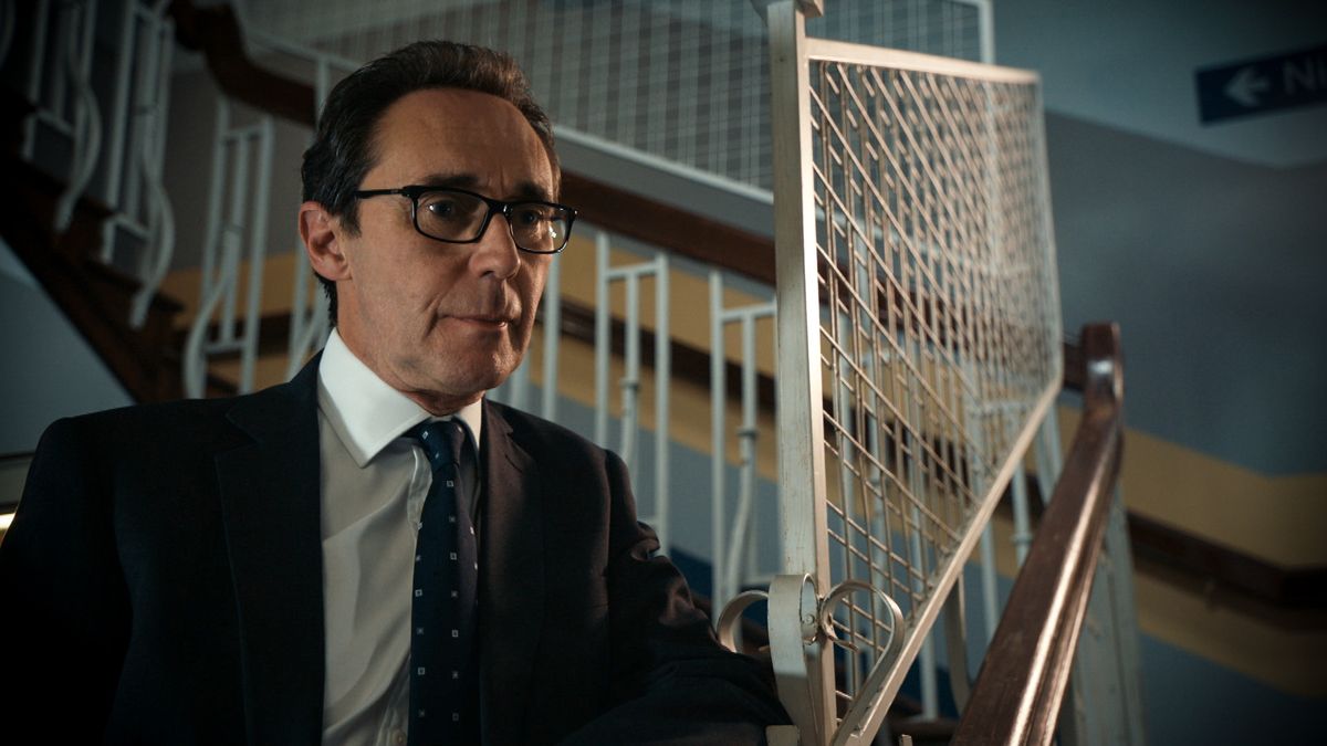 Holby City spoilers: Cameron Dunn signals a BOMB alert! | What to Watch