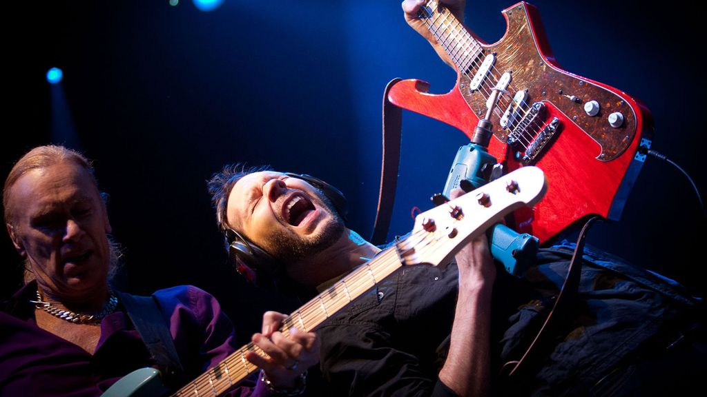 Paul Gilbert shares 10 lessons learned from a life of guitar playing ...