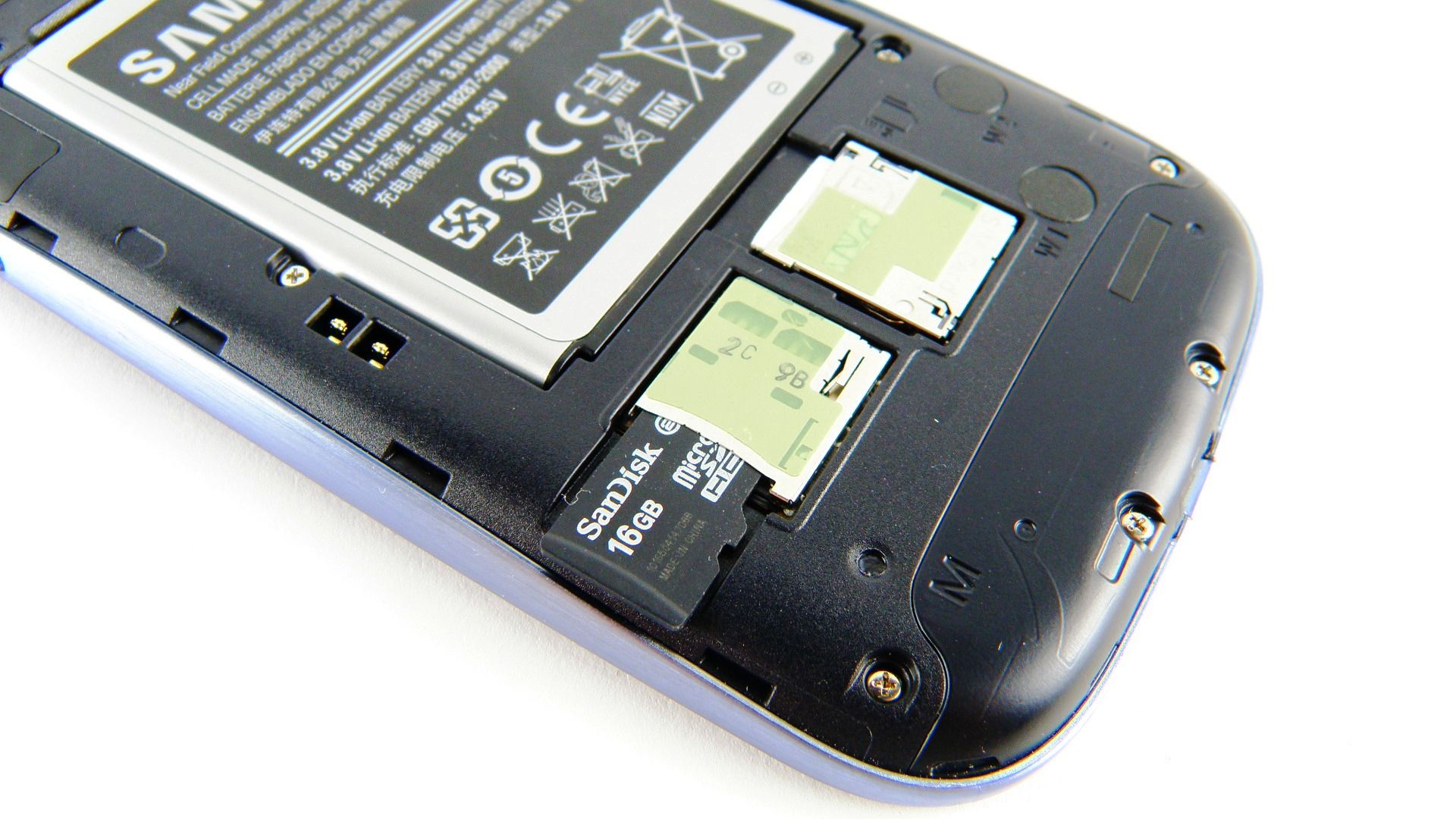 We could see 128GB Android phones at MWC, but microSD won't be ...