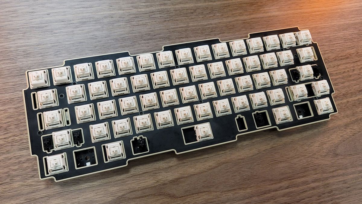 How to Build a Custom Mechanical Keyboard Step-By-Step | Tom's Hardware
