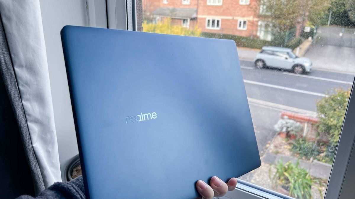Realme Book hands-on review: The Windows MacBook Air that you can’t buy ...