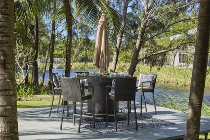 Garden bar ideas perfect for al fresco entertaining | Livingetc