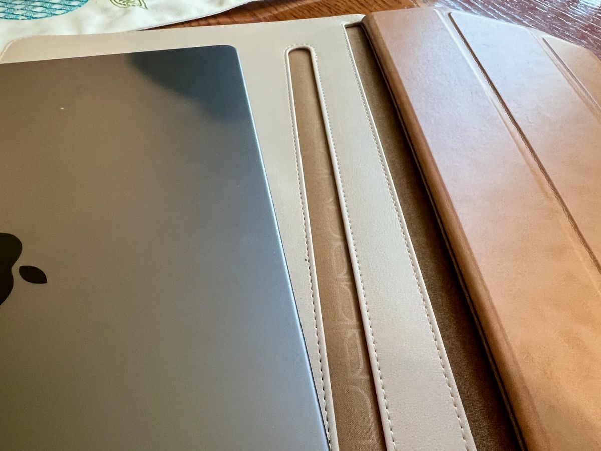 Moshi Muse 3-in-1 Slim Laptop Sleeve review: Your MacBook will thank ...