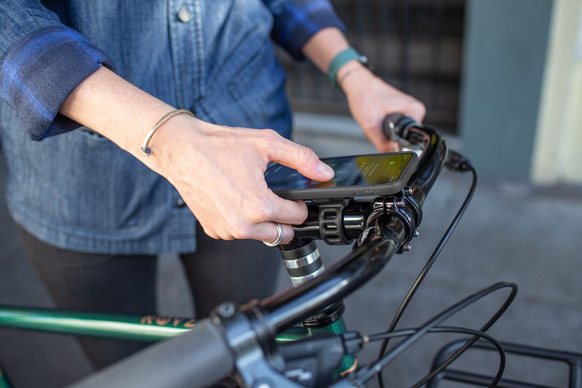 Peak Design launches into mobile with cases and mounting accessories ...