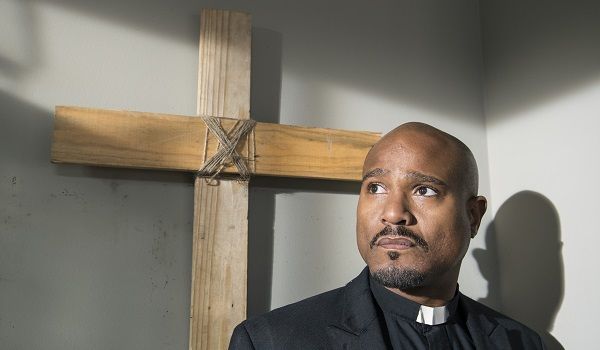 The Walking Dead: Father Gabriel Just Became A Huge Problem | Cinemablend