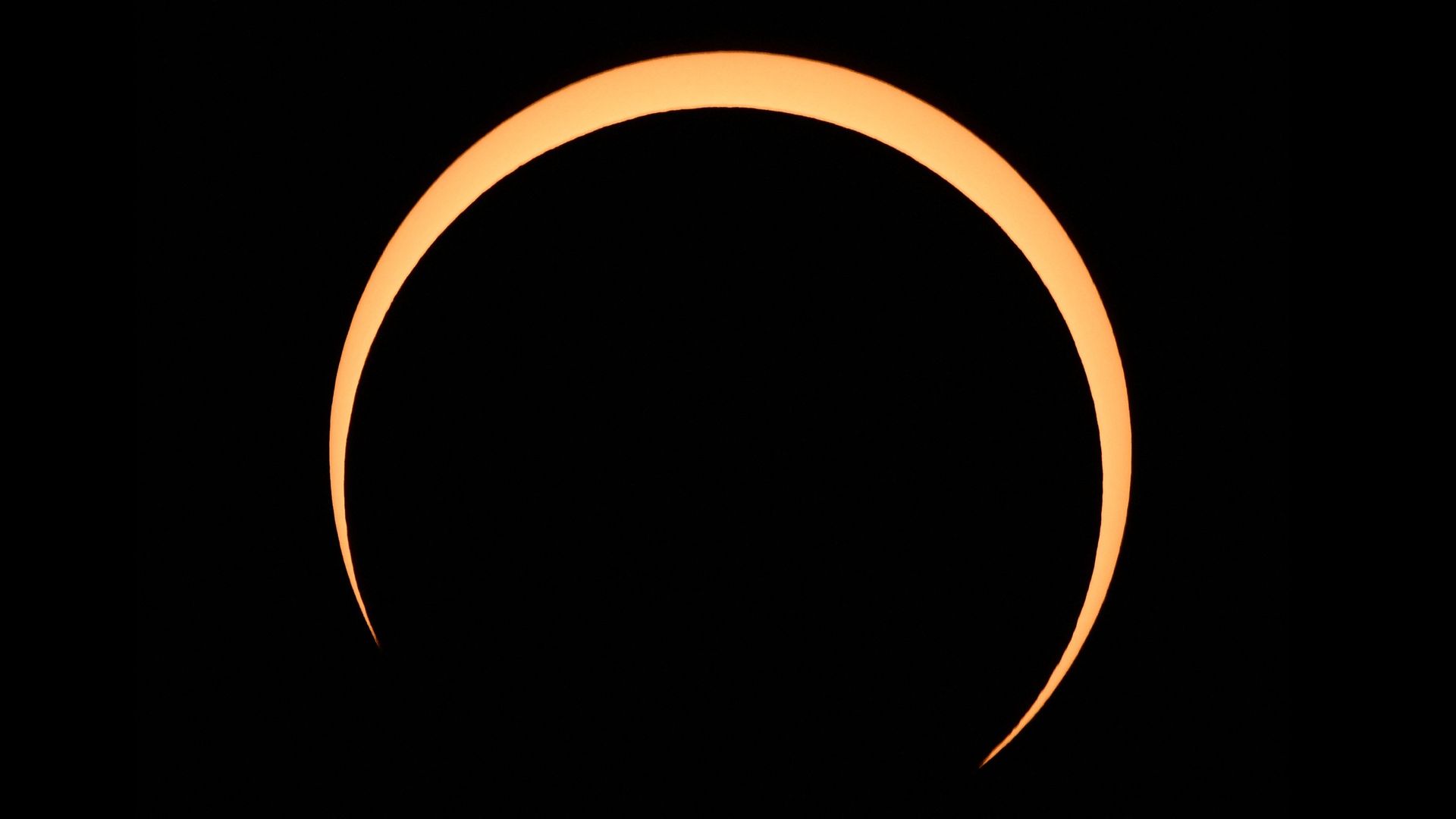 The best photos of the Oct. 14 'ring of fire' eclipse over North ...