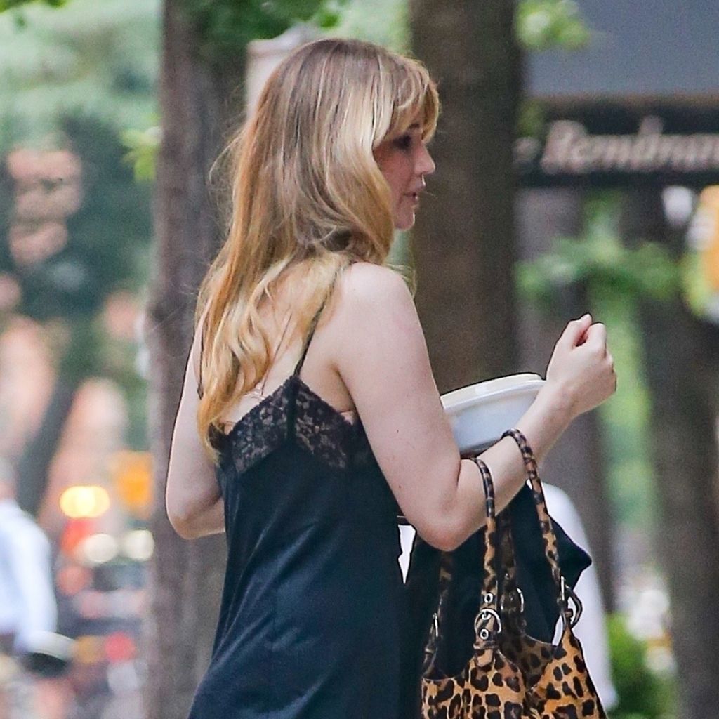 Celebrities Wearing No Pants Celebrities Without Pants Marie Claire